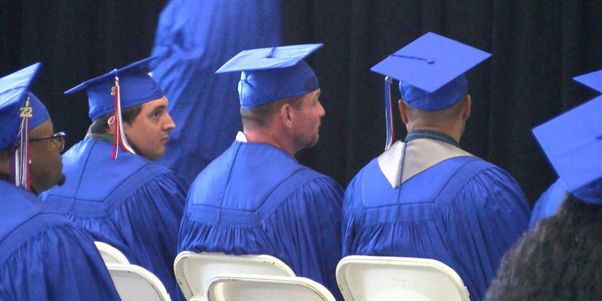 Ingalls Shipbuilding Division Holds Graduation Ceremony