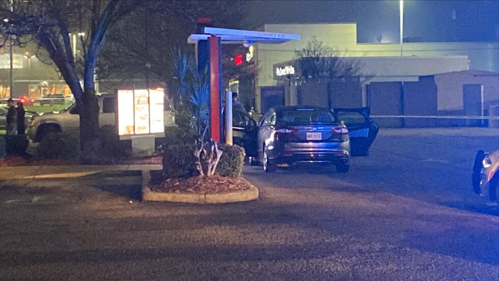 Police investigating shooting at Burger King in Gulfport Police investigating shooting at Burger King in Gulfport