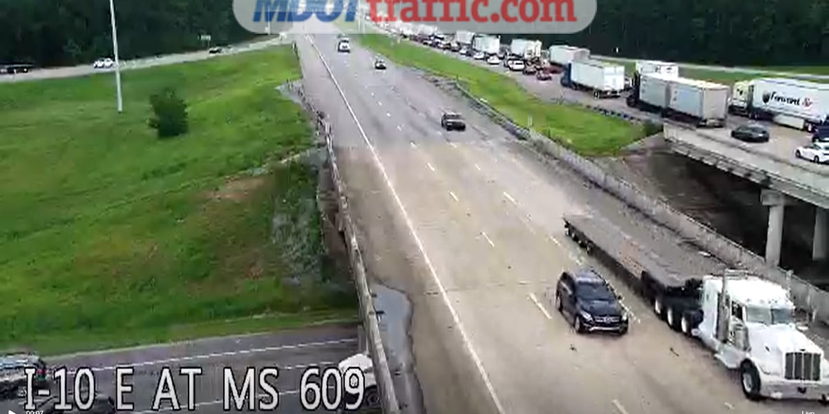 All lanes reopen after multiple-vehicle wreck shuts down eastbound ... All lanes reopen after multiple-vehicle wreck shuts down eastbound ...